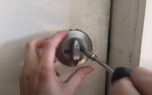 How to Replace a Deadbolt Lock for a Stronger Front Door | SafeWise.com