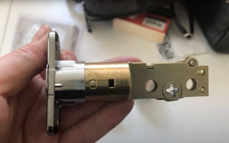 How to Replace a Deadbolt Lock for a Stronger Front Door | SafeWise.com