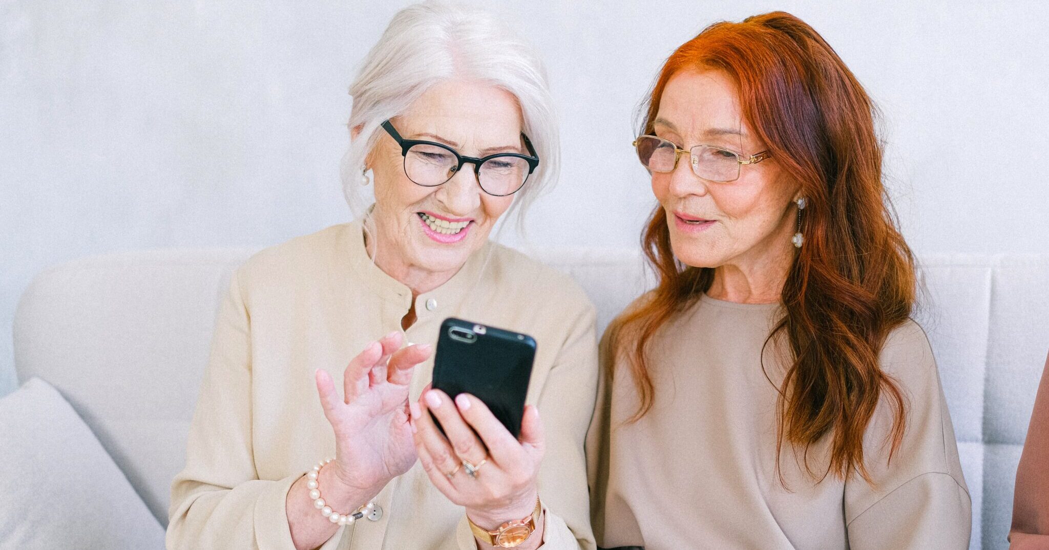 Best mobile phones for seniors in Australia | SafeWise