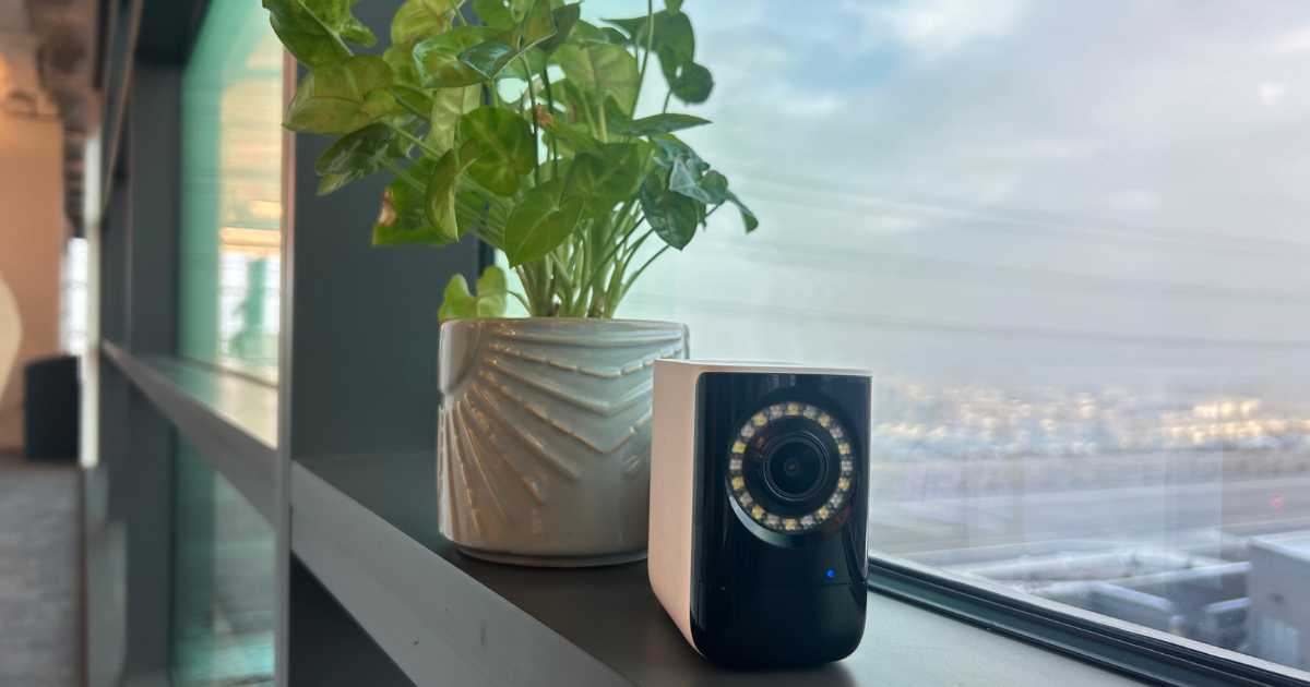 Lindo Intelligent Spotlight Camera Review | SafeWise