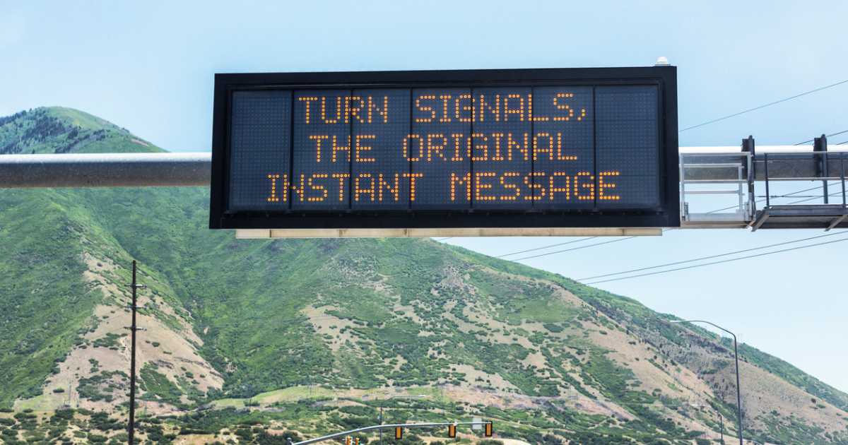 Feds Crack Down on Highway Signs That Crack Jokes | SafeWise