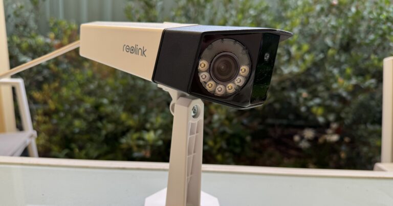 Reolink Duo 3 PoE security camera review: Blind spots begone | SafeWise