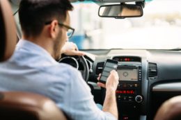What Are the Dangers of Texting While Driving? | SafeWise